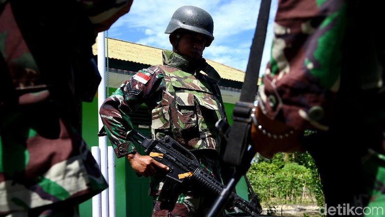 Evakuasi Jenazah, Heli TNI Ditembaki KKB dan Kena Baling-baling – Berita Militer